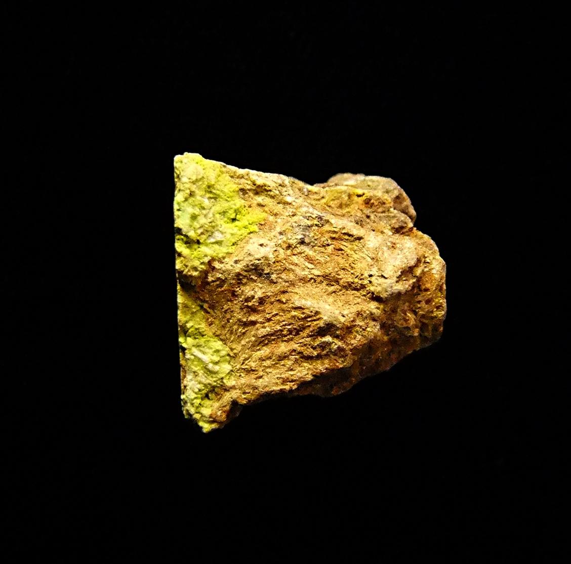 GASPEITE RAW CRYSTAL SPECIMEN. SP11777