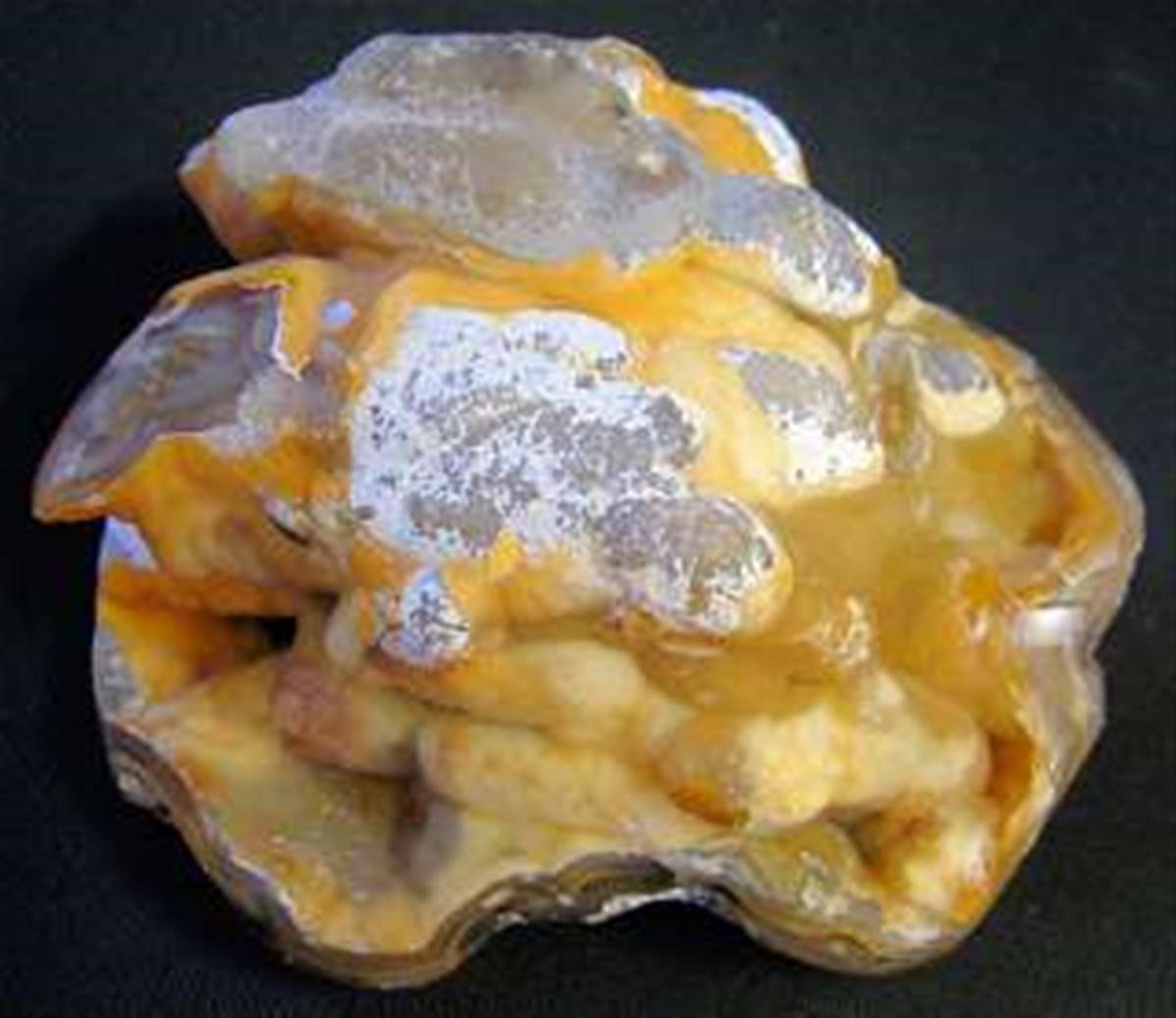 CHALCEDONY / AGATE NODULE SPECIMEN. 130 X 120 X 90MM APROX. 1.5Kg ...