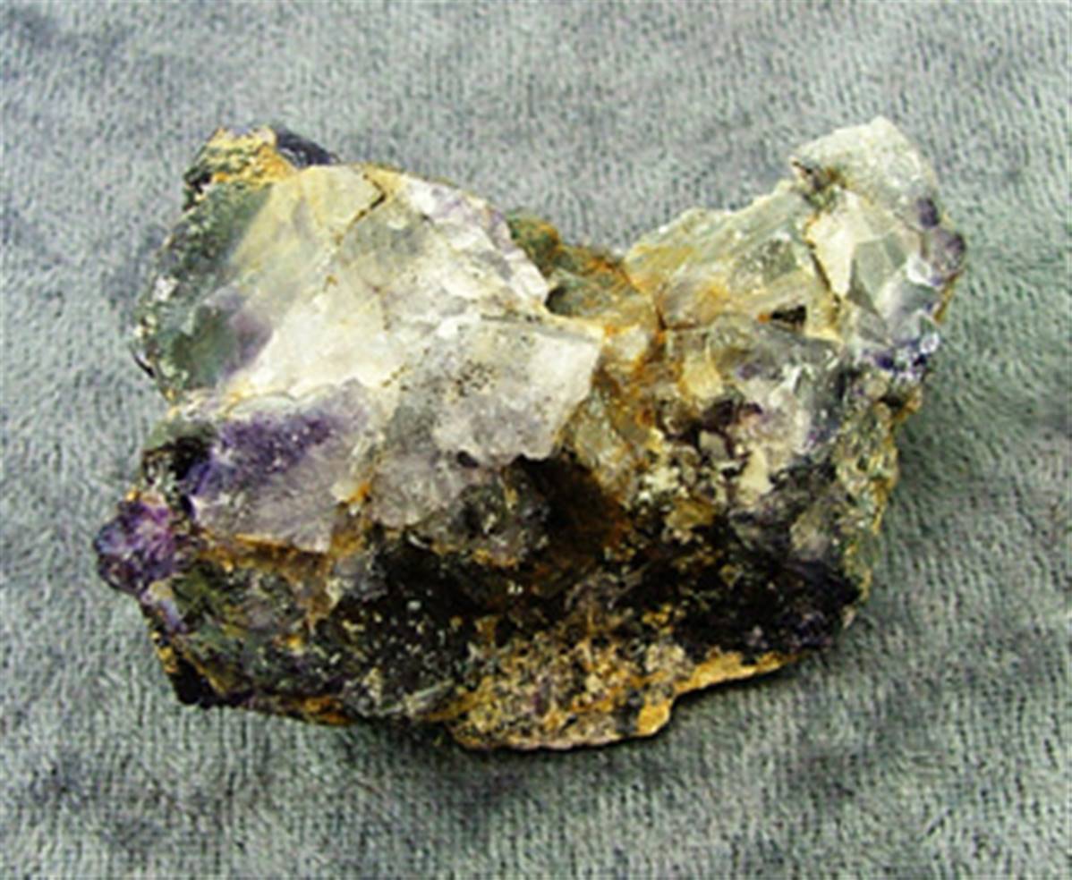 BLUE JOHN CRYSTAL SPECIMEN. SP7107