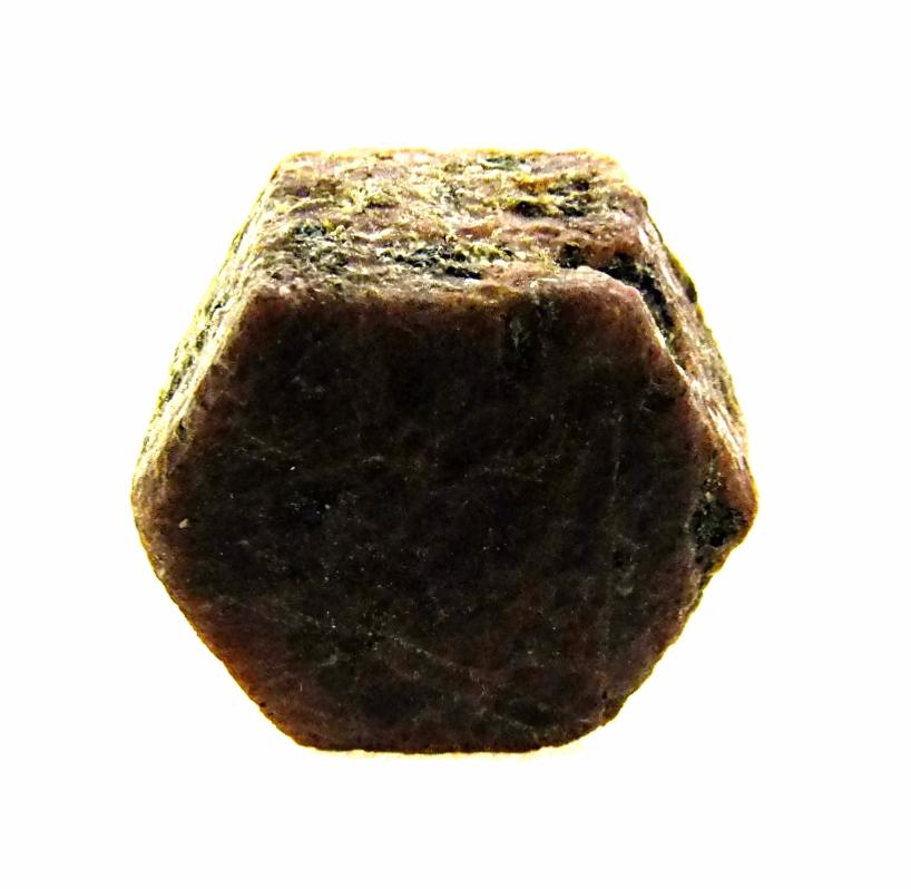 RUBY HEXAGONAL RAW CRYSTAL FORMATION. SP10536