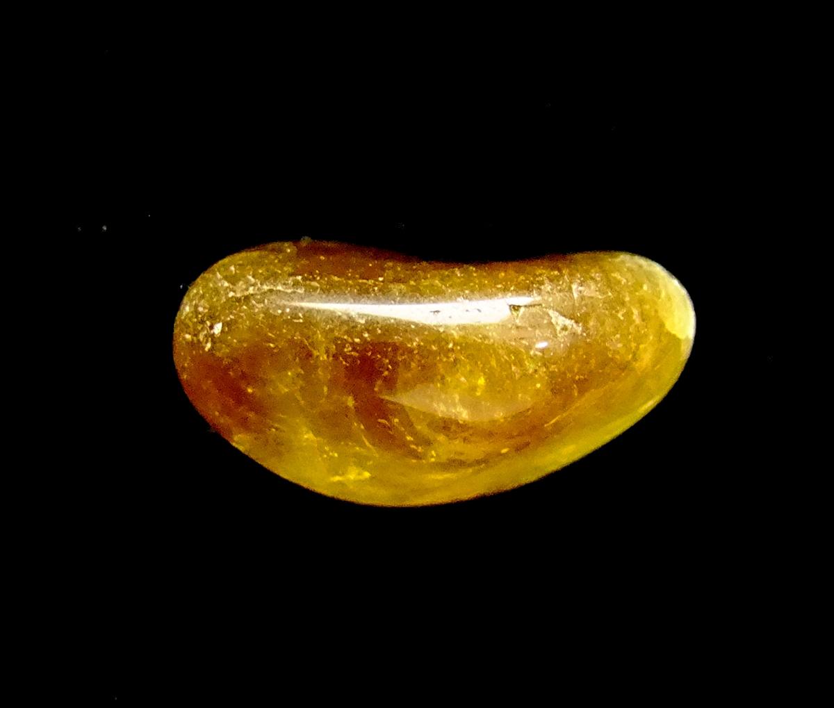 NATURAL CITRINE POLISHED PEBBLE SPECIMEN. SP12861POL