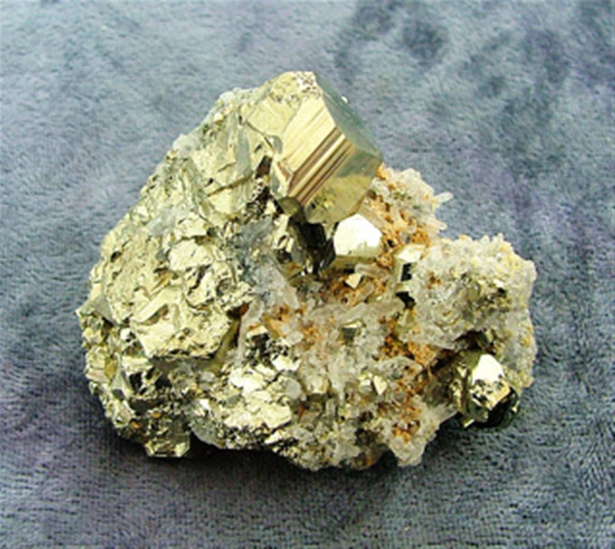 PYRITE FORMATIONS ON QUARTZ & FELDSPAR MATRIX. SP6638