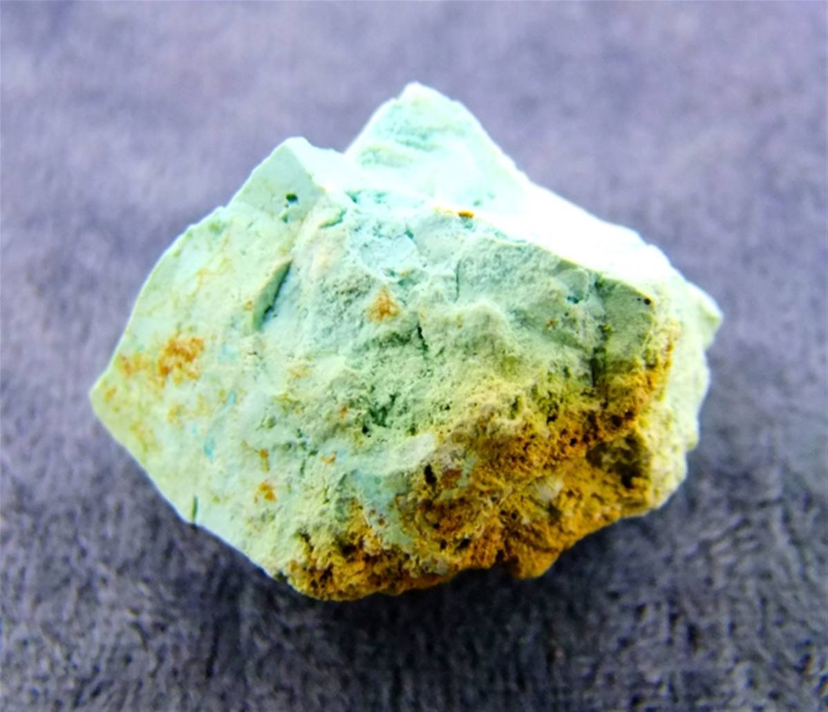 GIBBSITE ROUGH CRYSTAL SPECIMEN. SP8580