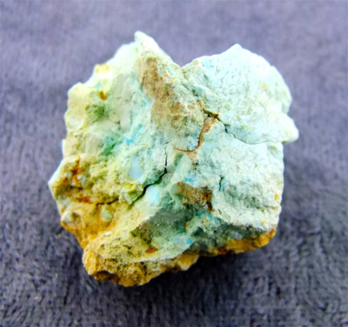 GIBBSITE ROUGH CRYSTAL SPECIMEN. SP8579