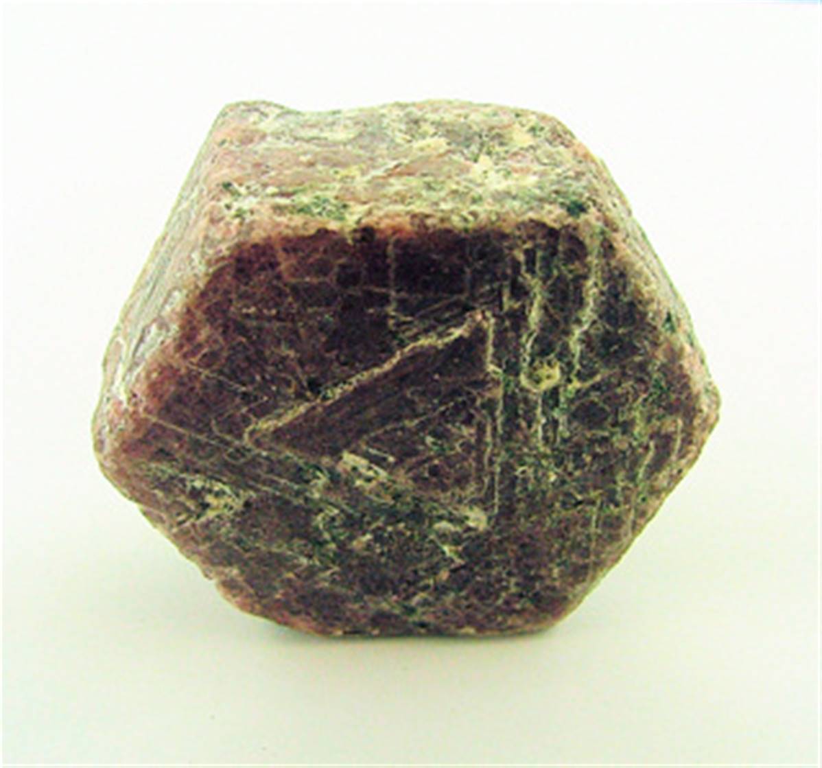 RUBY HEXAGONAL RAW CRYSTAL FORMATION. SP7373