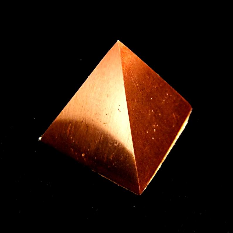 SOLID COPPER PYRAMID. SP11944POL