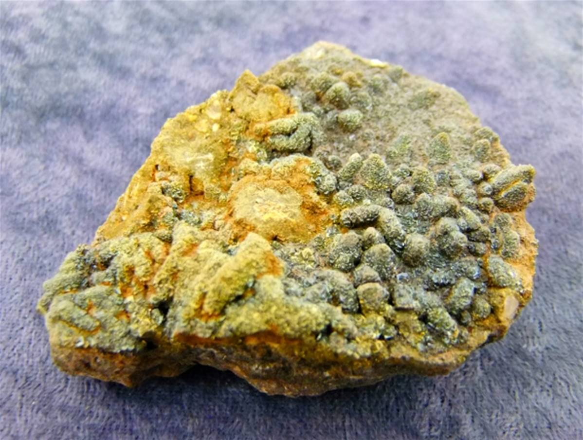 IRON PYRITE FORMATIONS ON CALCITE MATRIX. SP8862